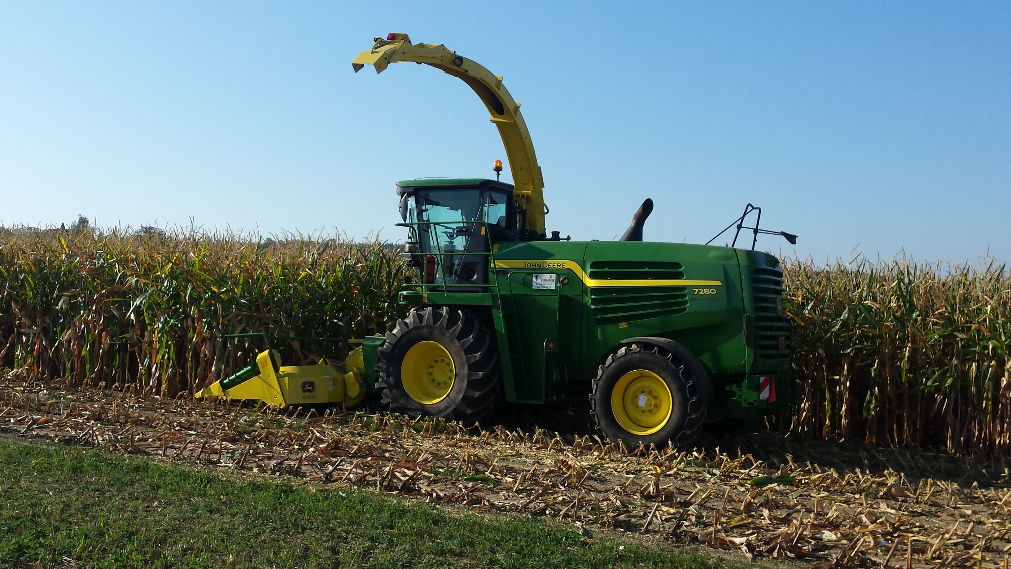 Ensilage maïs — Ferme la Bernoise